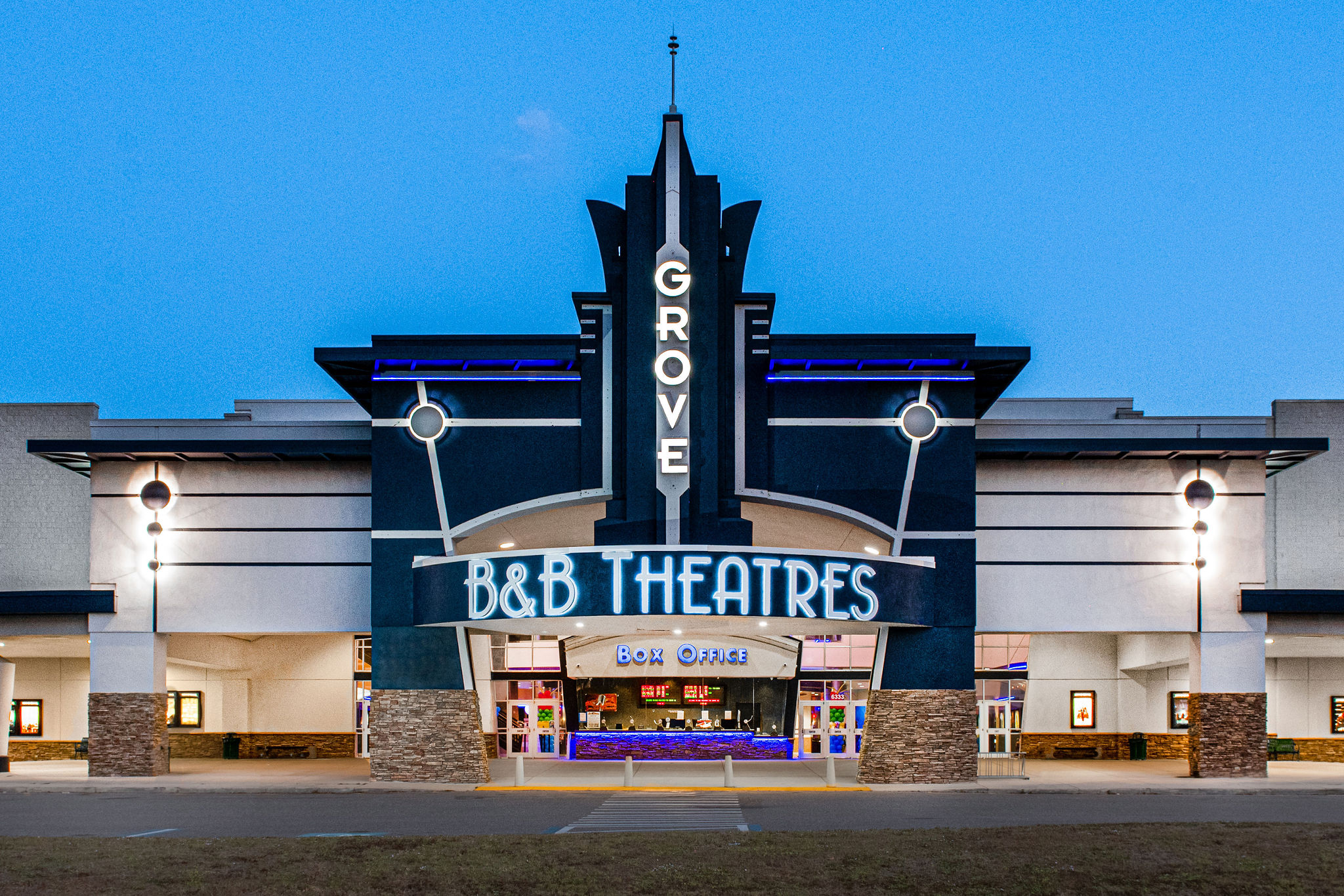 B&B Theatres - The Grove 16 | Twin Shores